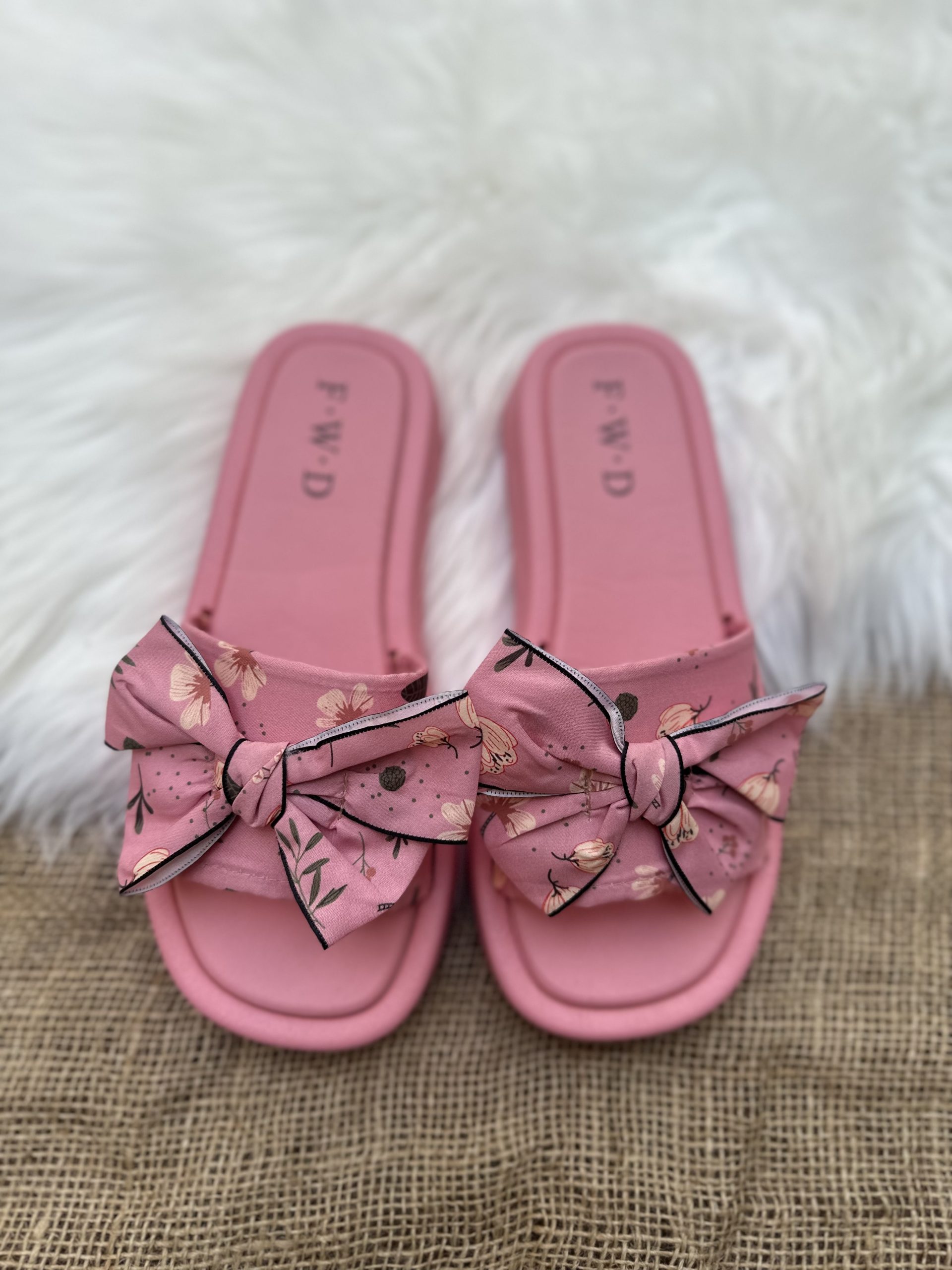Floral tie slides (pink)